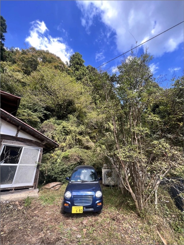 We buy a cheap Japanese mini van to go with our crazy cheap country ...