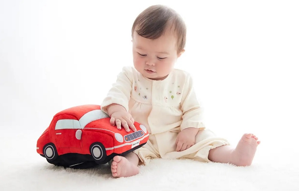 Sports car engine-revving plushies, recorded from real Honda, on the ...