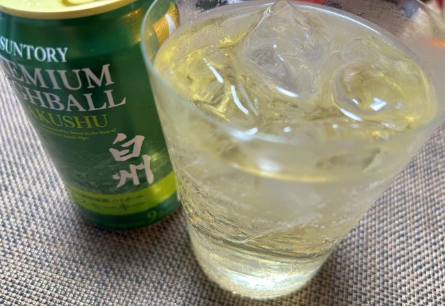 Japanese whisky in a can: Comparing the new Suntory Hakushu Premium ...