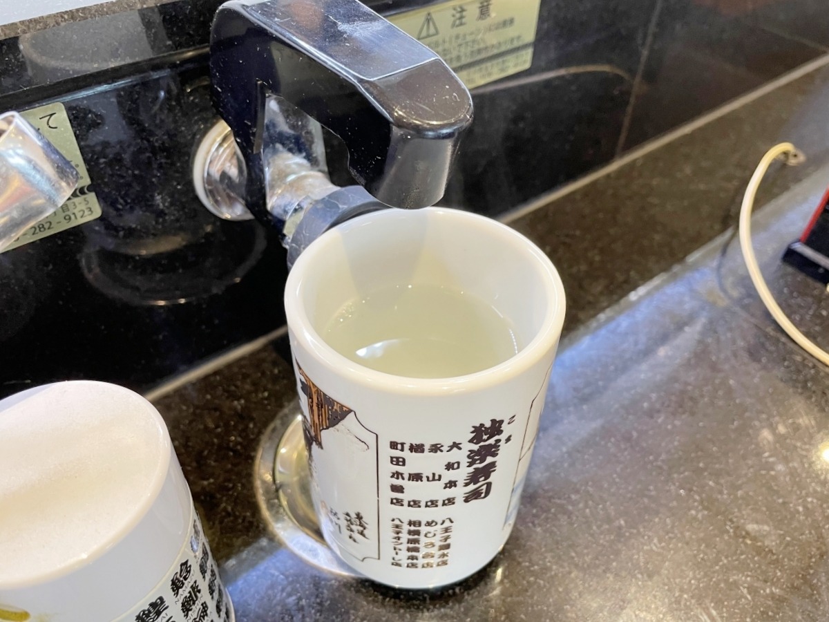 90 minutes of all-you-can-drink alcohol for 550 yen at revolving sushi ...