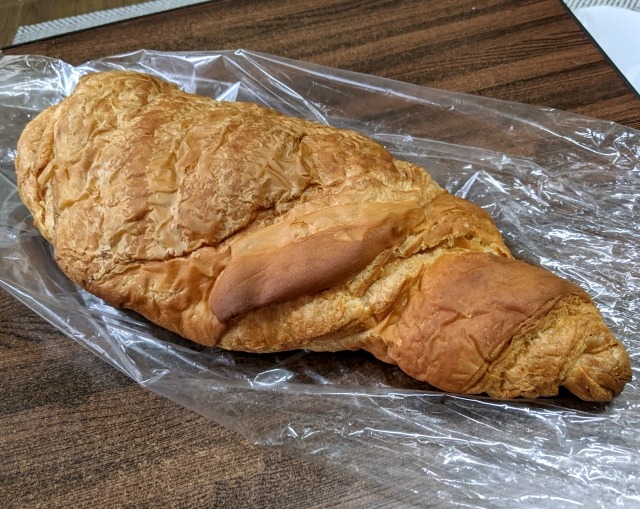 Super-cheap pillow-sized croissants selling in Tokyo | SoraNews24 ...