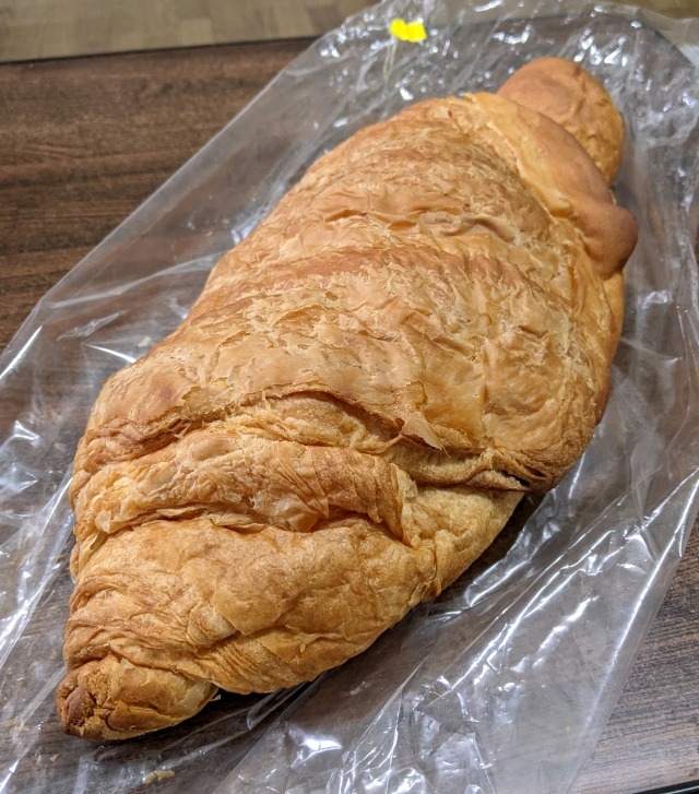 Super-cheap pillow-sized croissants selling in Tokyo | SoraNews24 ...
