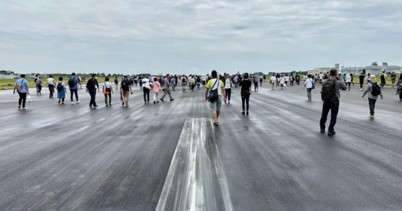 We go to a festival on a Japanese Air Self-Defense Force base, walk on ...
