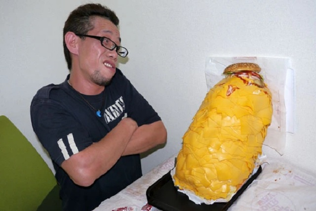 Burger King’s new all-cheese The Real Cheese Burger looks crazy, sort ...