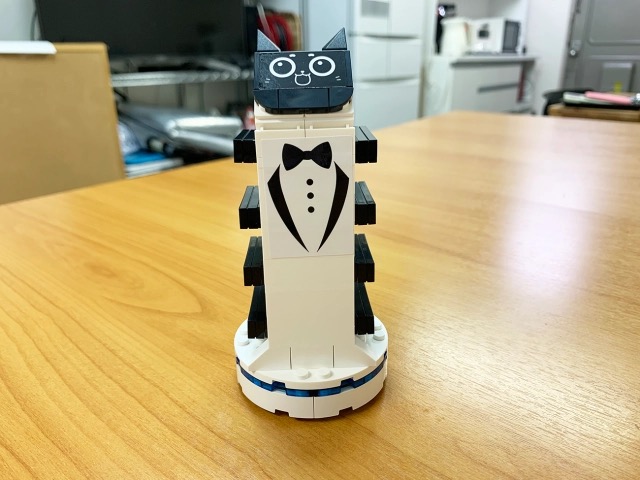 Japan’s cat robot waiter now available to build at home with blocks ...