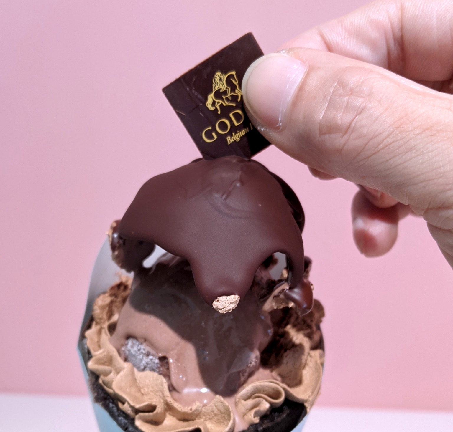 Godiva Dessert joins the cute crepe game in Harajuku | SoraNews24 ...