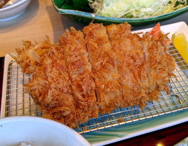 How to properly eat a traditional Japanese tonkatsu meal | SoraNews24 ...