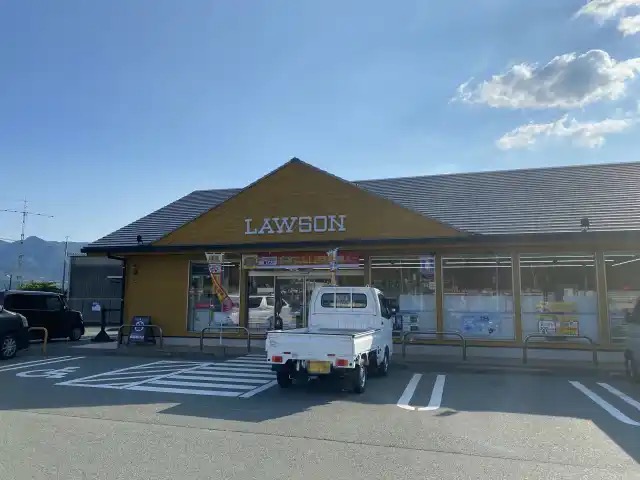 Japan’s brown Lawson convenience store: a unique find in a rural ...