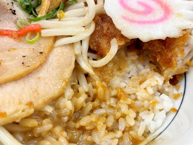 Tonkotsu ramen rice bowl blows our minds, makes us appreciate noodles ...