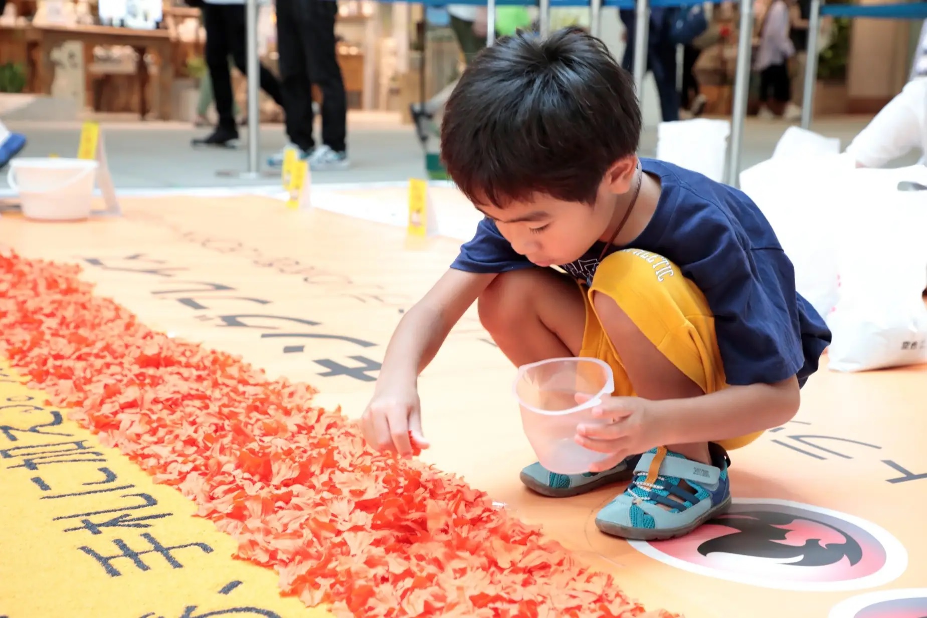 Humongous Charizard card, created with help from Pokémon fans, appears ...