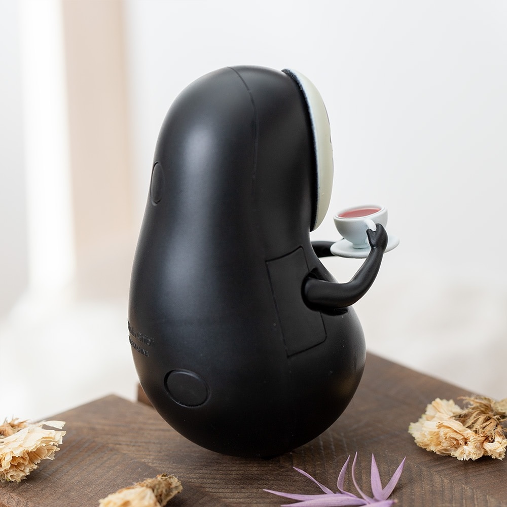 Wobbly Spirited Away No Face tea time figure is ready for a jittery ...