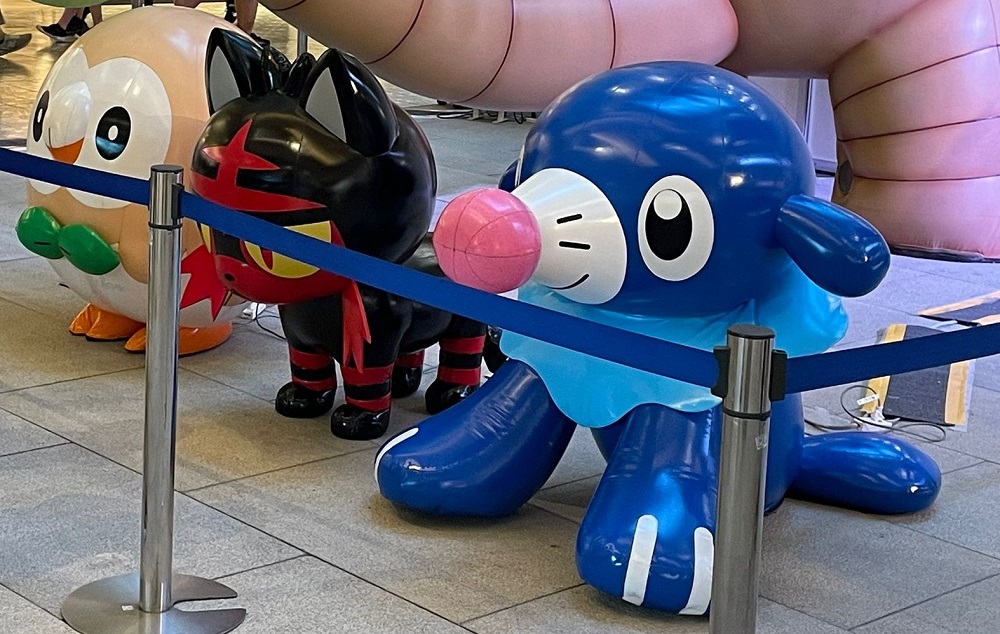 Giant life-size Alolan Exeggutor Pokémon appears at Pokémon World ...