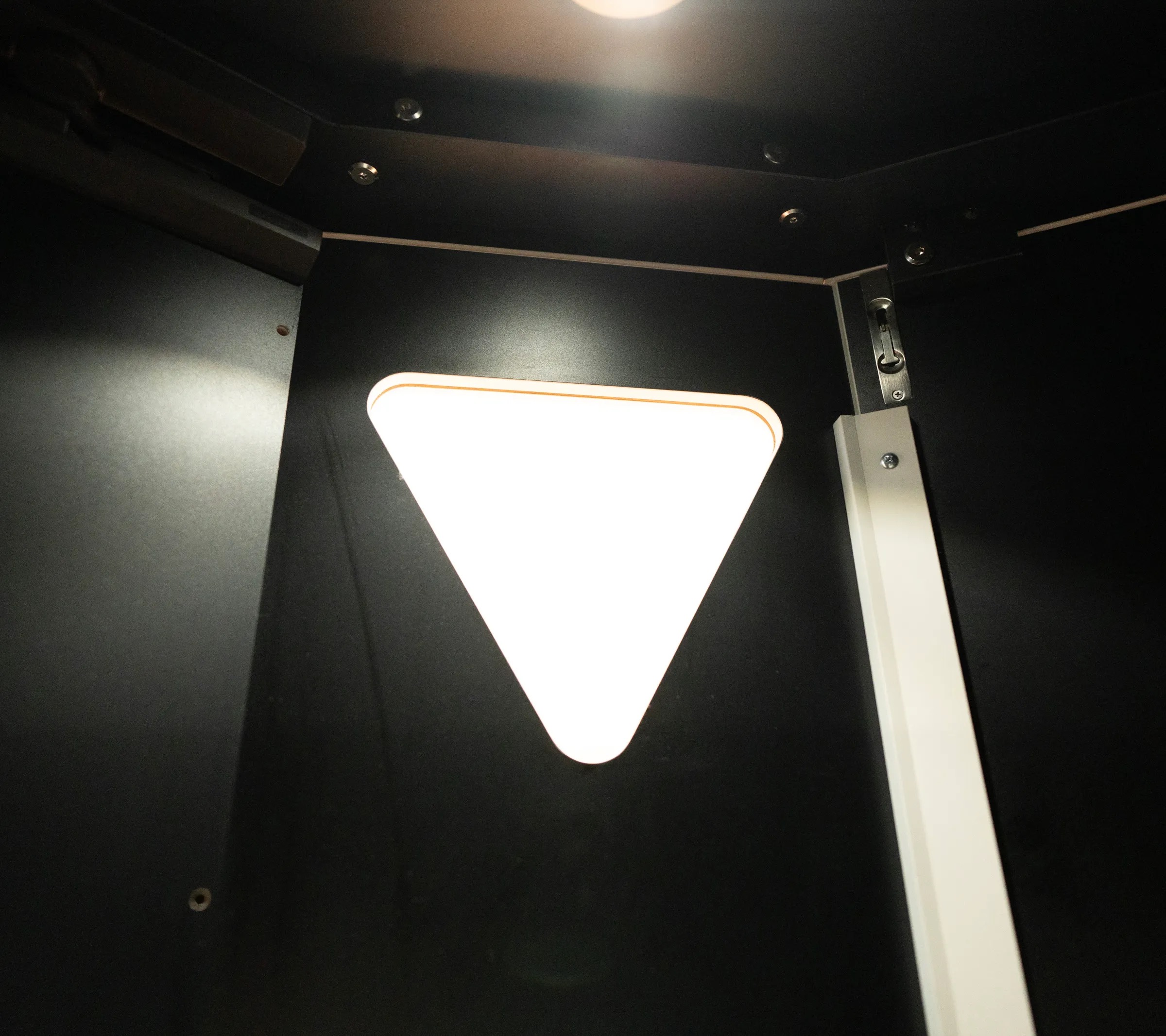 We take a giraffe nap in a standing sleep pod at a cafe in Tokyo ...