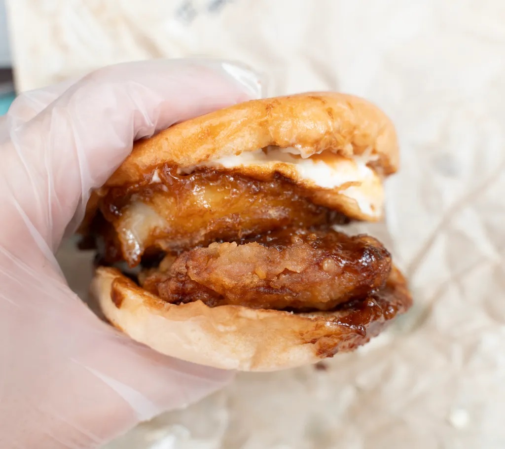 Trying out First Kitchen’s tsukimi mochi burgers for a taste of ...