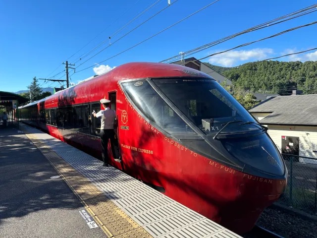Fujisan View Express: A train journey to Mt Fuji so stylish you’ll ...