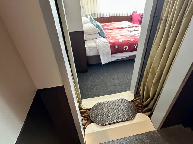 Stay in a Japanese hotel room…with a train inside it! | SoraNews24 ...