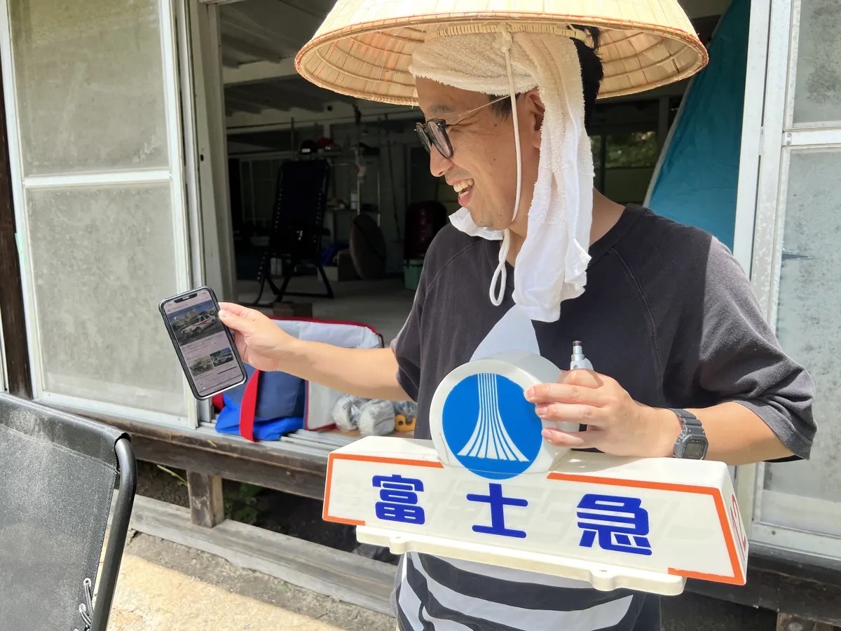 How to convert a cheap car into a Japanese taxi…with tape and a wild ...