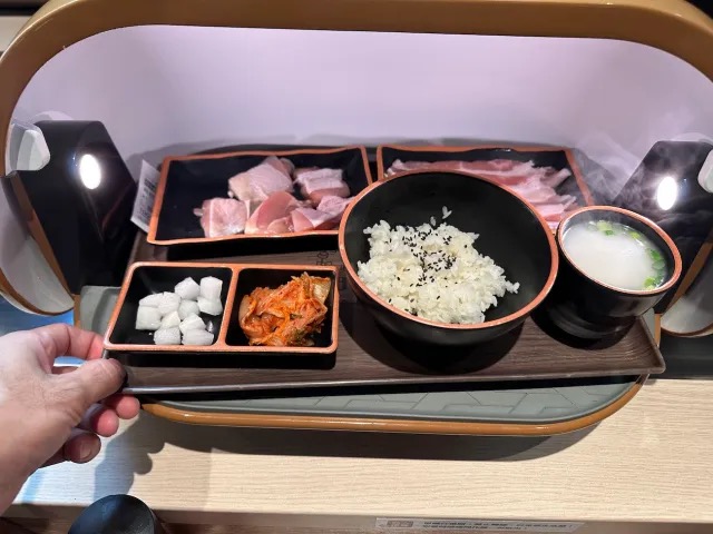 Meat Butler goes viral for space-age yakiniku train system | SoraNews24 ...