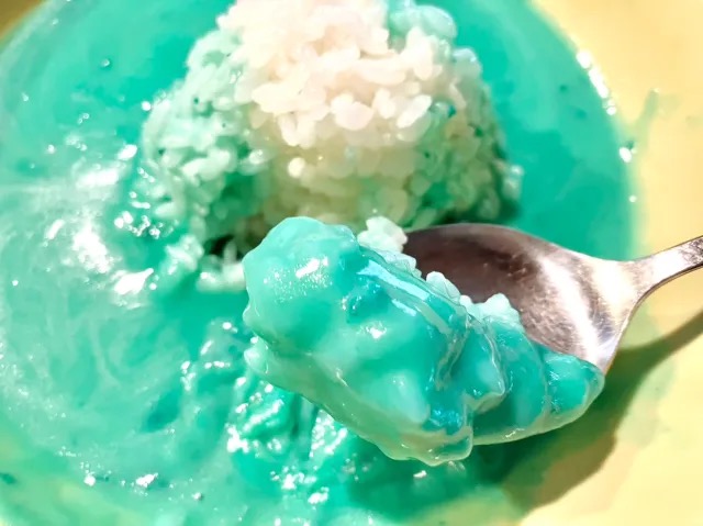 Does the Blue Mt Fuji Curry taste as terrifying as it looks ...