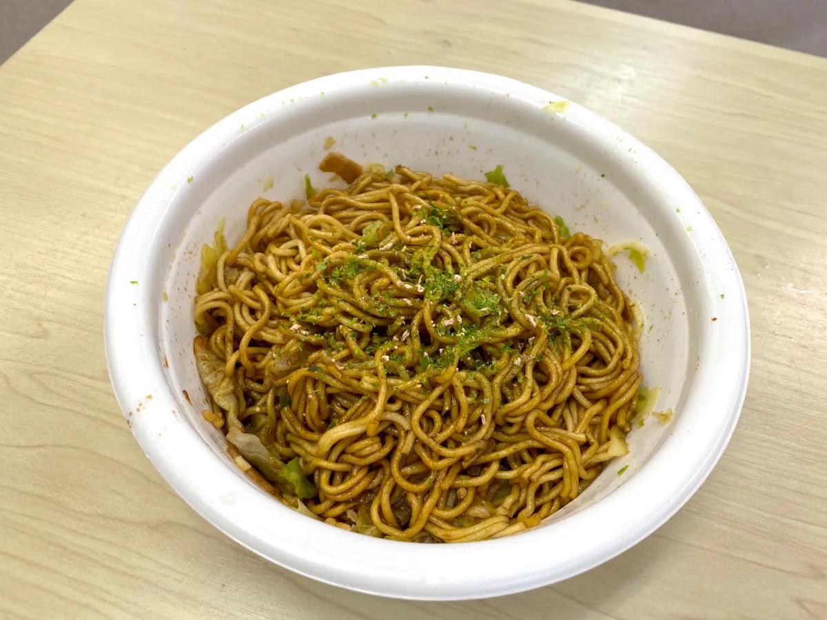 We try the new Gaming Cup Noodle and Gaming Curry Rice from Nissin ...