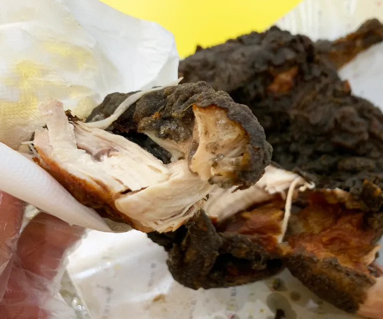 We encountered the most frightening fried chicken in Ameyokocho in ...