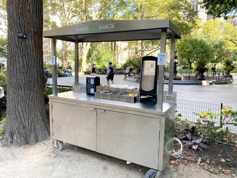 Does Japanese Shake Shack taste like the original restaurant in NYC? We ...