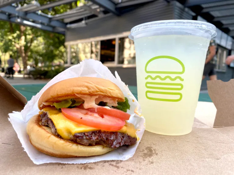 Does Japanese Shake Shack taste like the original restaurant in NYC? We ...