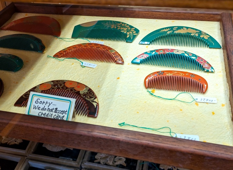 300-year-old Tokyo comb company sells 30,000-yen wooden hair combs—Are ...
