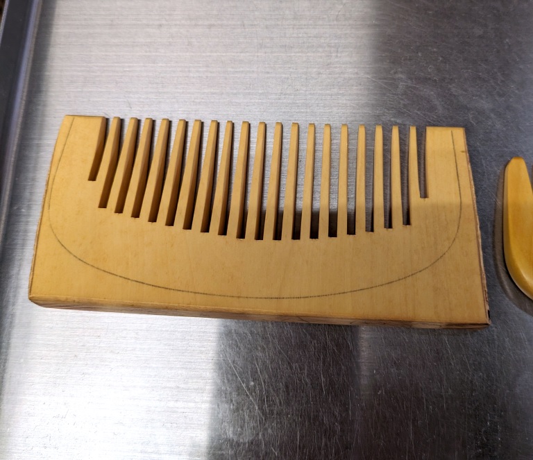300-year-old Tokyo comb company sells 30,000-yen wooden hair combs—Are ...
