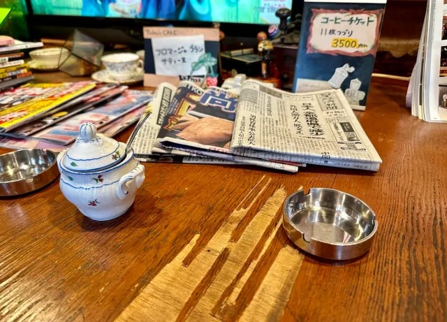 Ultra-retro cafe in Tokyo is like a hidden hideout, serves up cheap ...