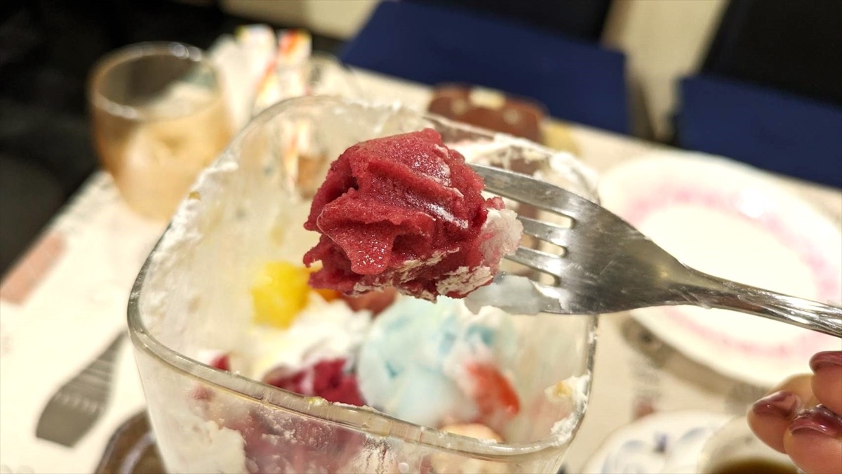 Sweet Japanese couple serve jumbo parfaits at hidden underground joint in Osaka | SoraNews24 ...