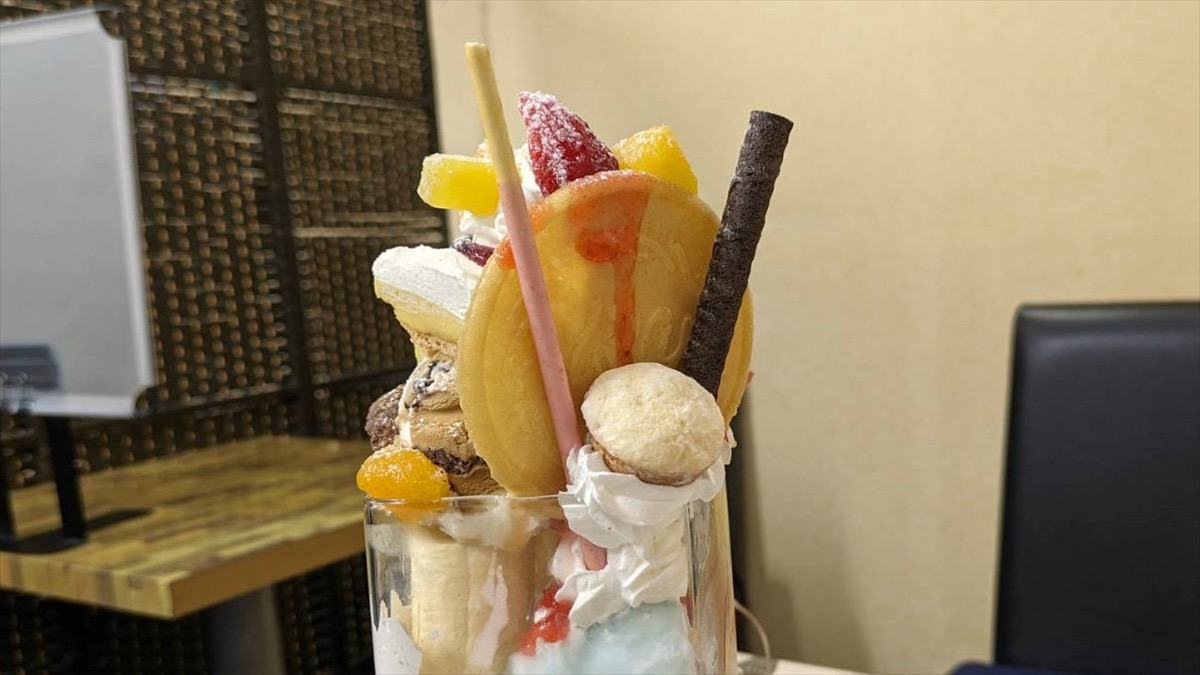 Sweet Japanese couple serve jumbo parfaits at hidden underground joint ...