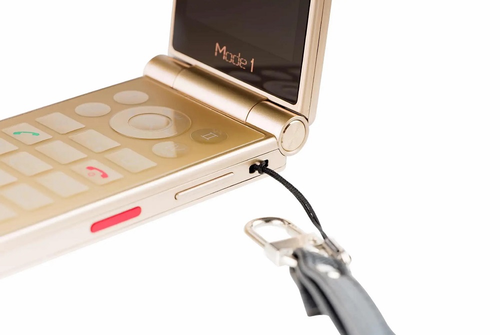 Flipping genius? Japan is getting a new flip phone/smartphone hybrid ...