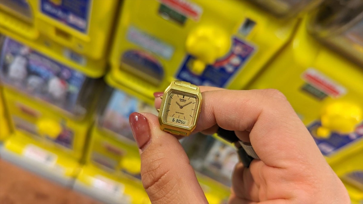 Gacha capsule toy machine sells Casio watch rings in Japan, and we try ...