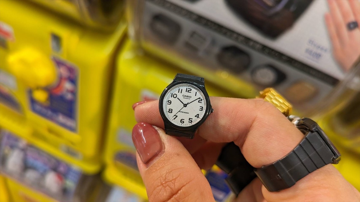 Gacha capsule toy machine sells Casio watch rings in Japan, and we try ...