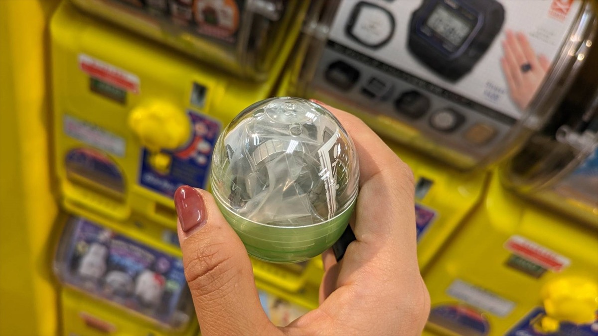 Gacha capsule toy machine sells Casio watch rings in Japan, and we try ...