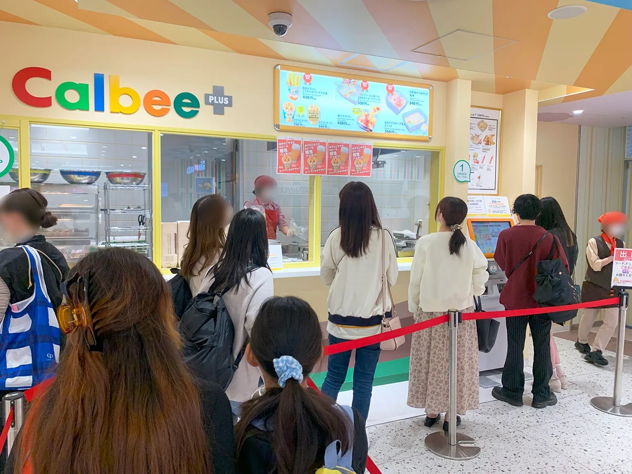 Crazy big Japanese street food at Tokyo Station causes a stir with ...