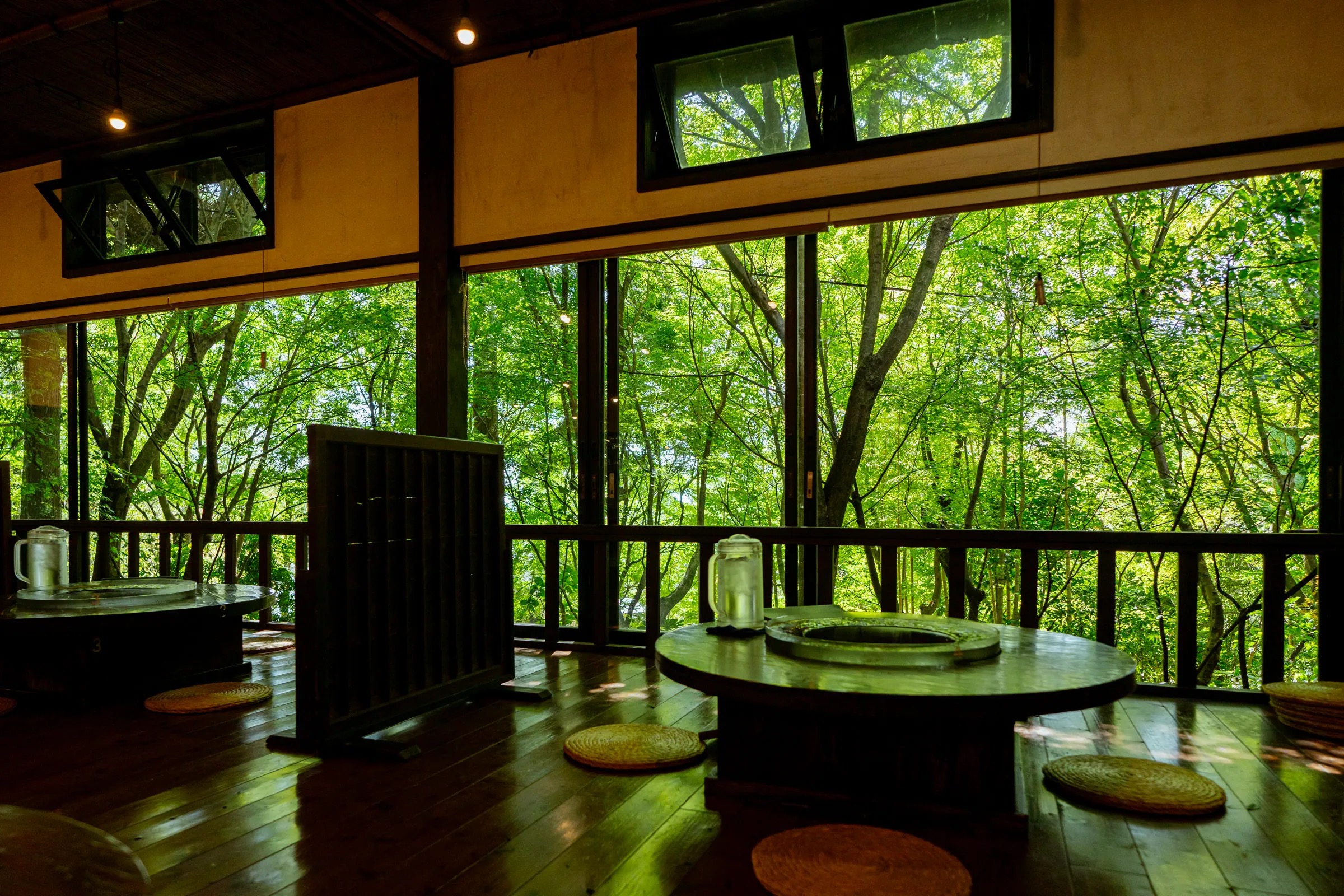 Mysterious mountain restaurant in Japan whisks us away to another world ...
