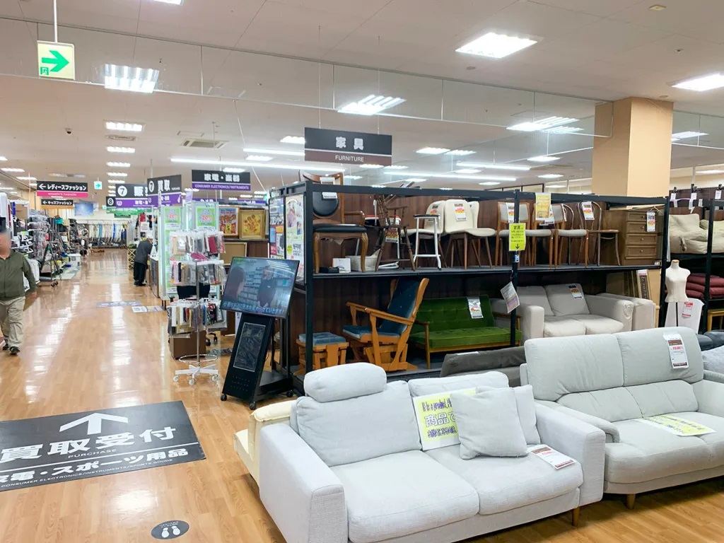 Our visit to the coolest Book Off used Japanese book store that we’ve ...