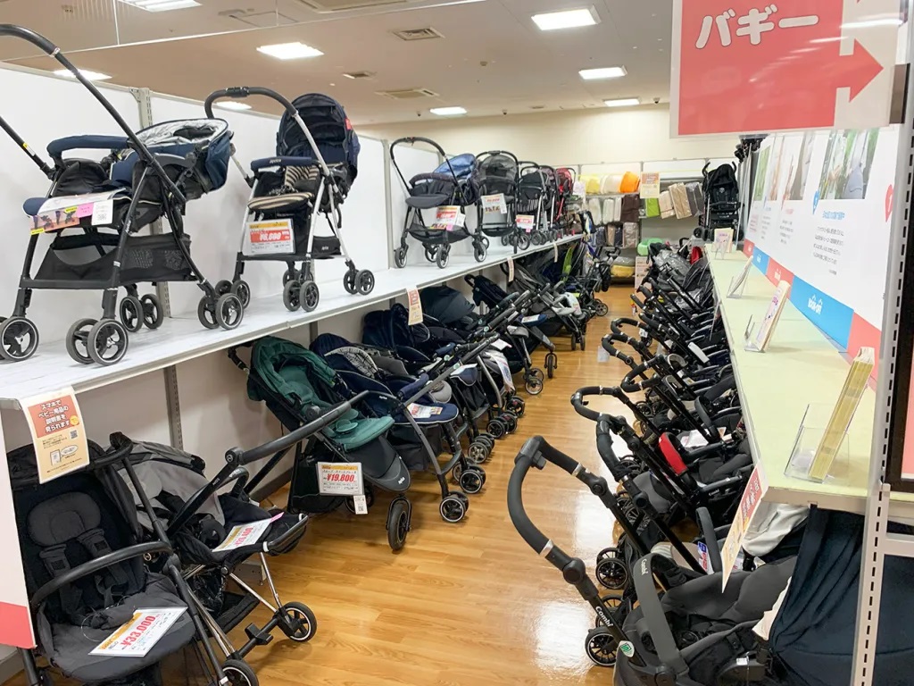 Our visit to the coolest Book Off used Japanese book store that we’ve ...