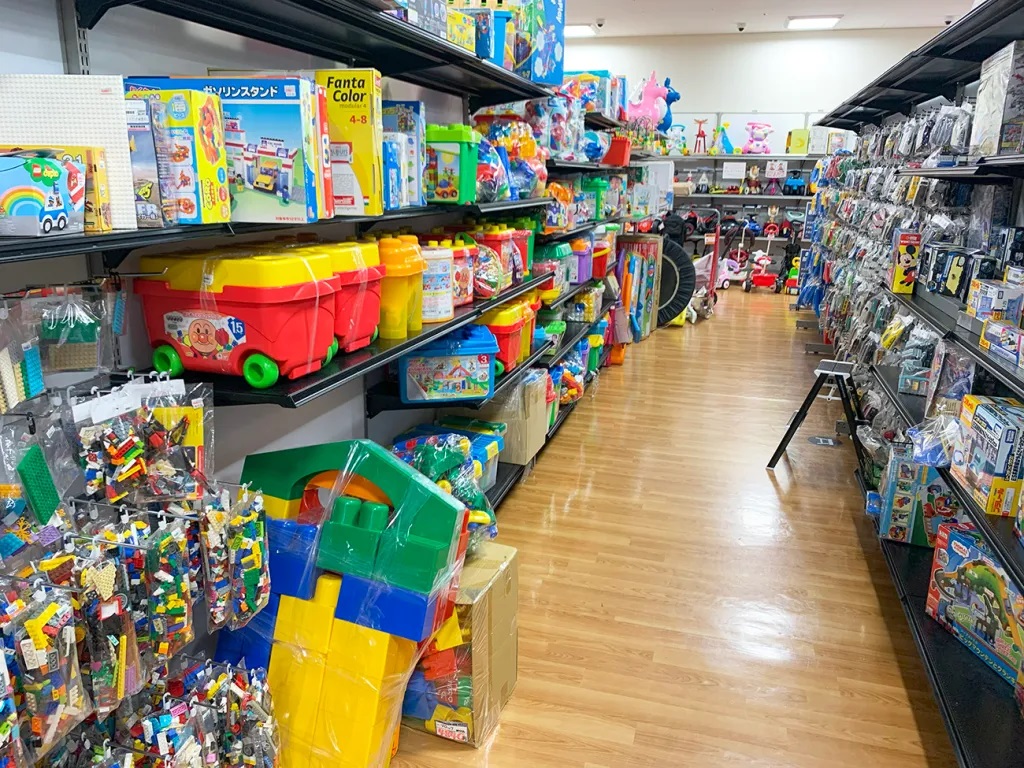 Our visit to the coolest Book Off used Japanese book store that we’ve ...