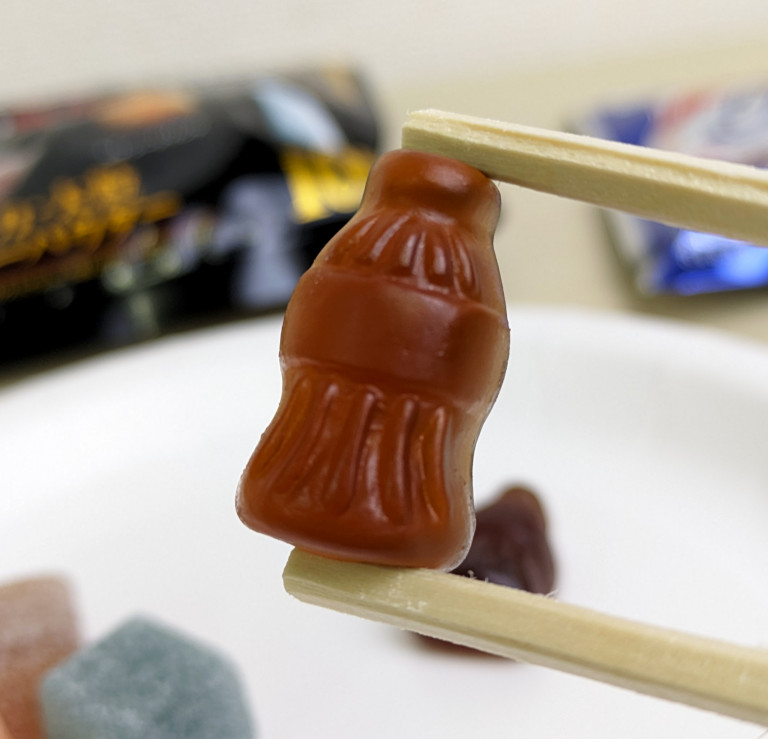 We tried 12 different gummy candies from a Japanese supermarket and ...