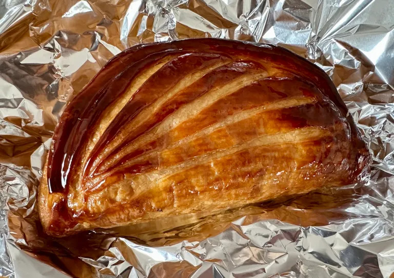 We may never stop eating these rare deluxe apple pastries from Japan’s ...