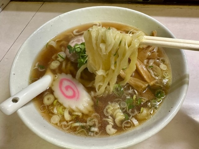 This decommissioned bus on the side of the road in Tochigi serves up ...