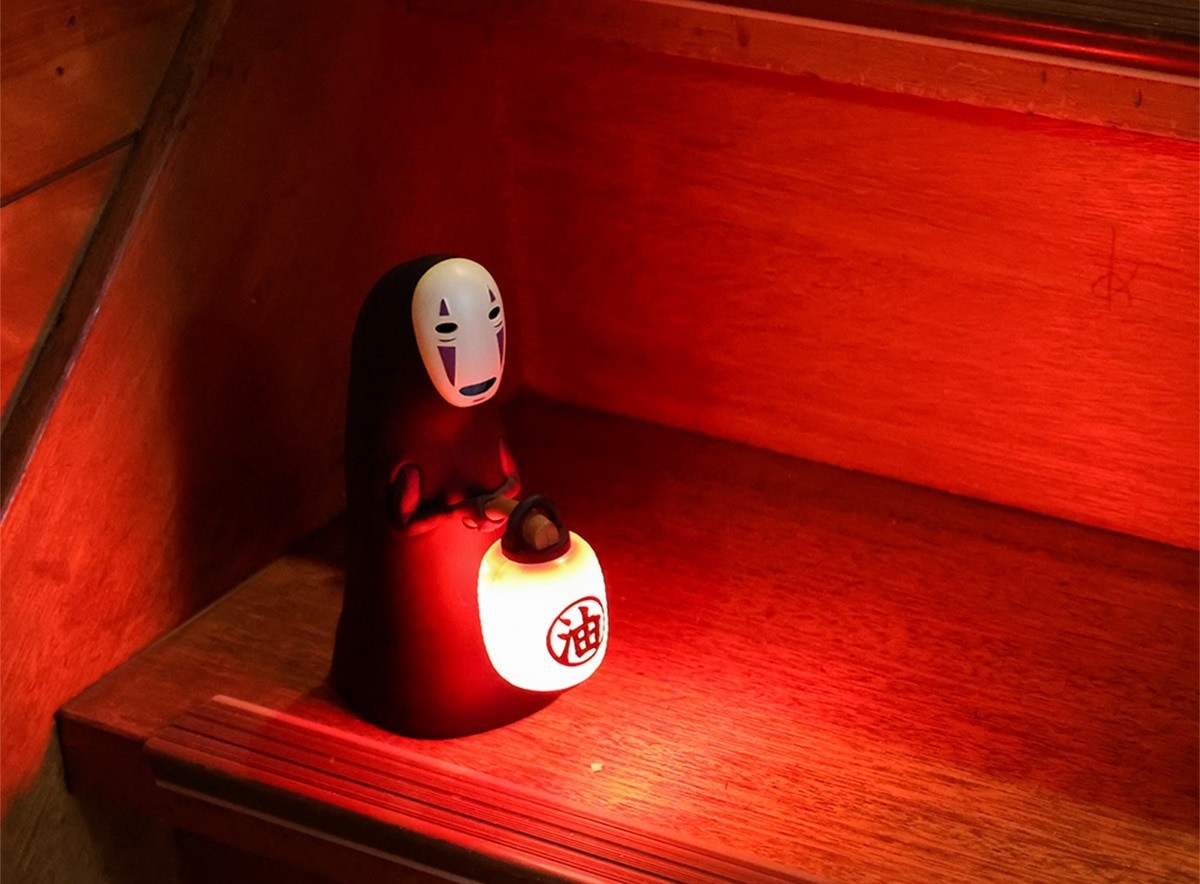 Spirited Away No Face lamp is back, senses when you’re near, welcomes ...