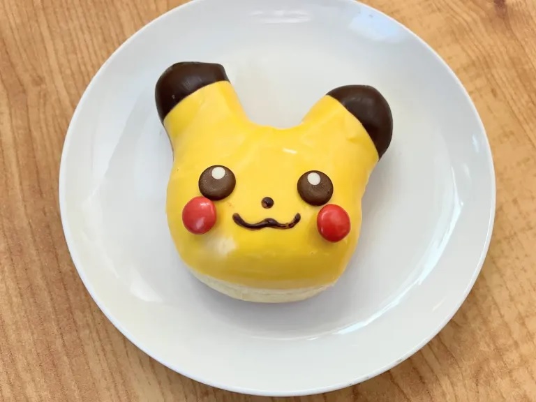 The new Pikachu and Psyduck donuts are here! Taste-testing the Mister ...