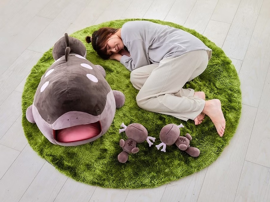 Giant Clodsire Pokémon plushie comes with up to 32 Woopers in super ...