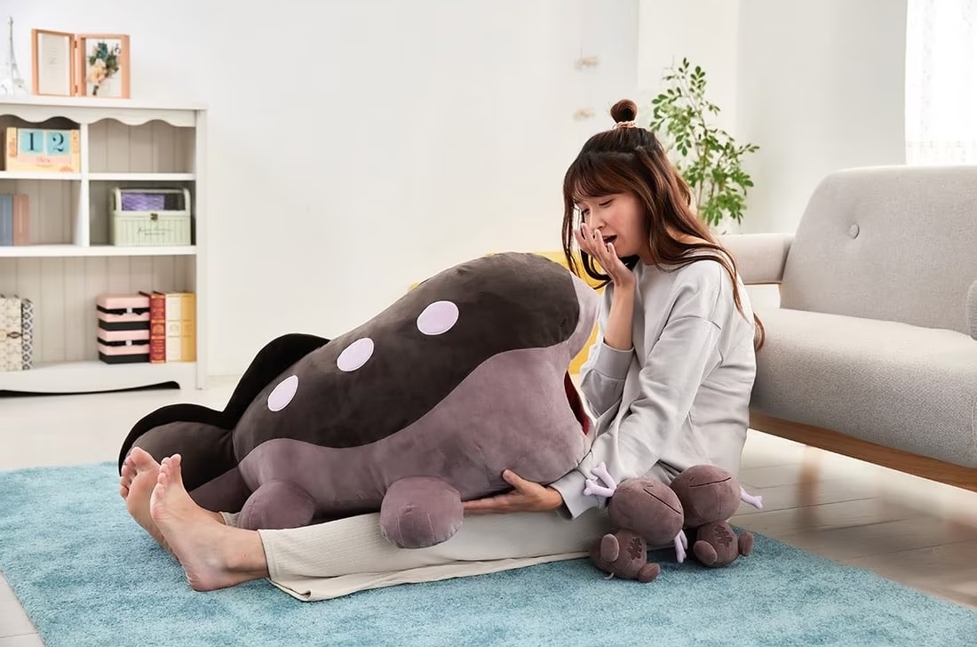 Giant Clodsire Pokémon plushie comes with up to 32 Woopers in super ...