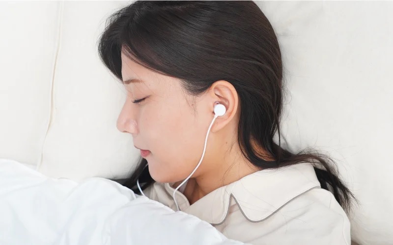 Crazy gadget company Thanko’s new “earphones” don’t play music, do heat ...