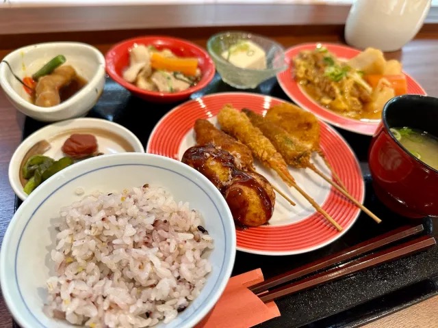 Osaka hotel has amazing all-you-can-eat takoyaki and kushikatsu ...
